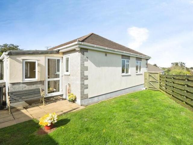 2 Bedroom Bungalow Penzance Cornwall 101199913