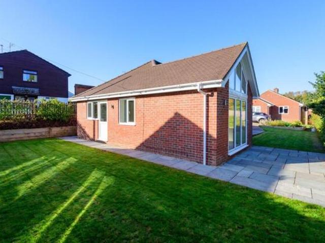 2 Bedroom Bungalow Romsey Hampshire 100398626
