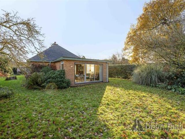2 Bedroom Bungalow Radcliffe Radcliffe 100398237