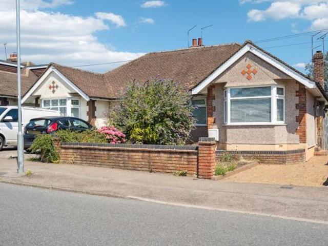 2 Bedroom Bungalow Rickmansworth Hertfordshire 99237178