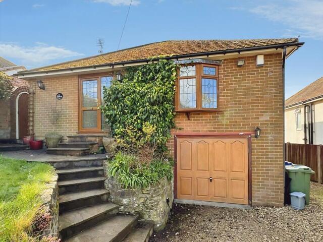 2 Bedroom Bungalow Rugeley Staffordshire 101675714