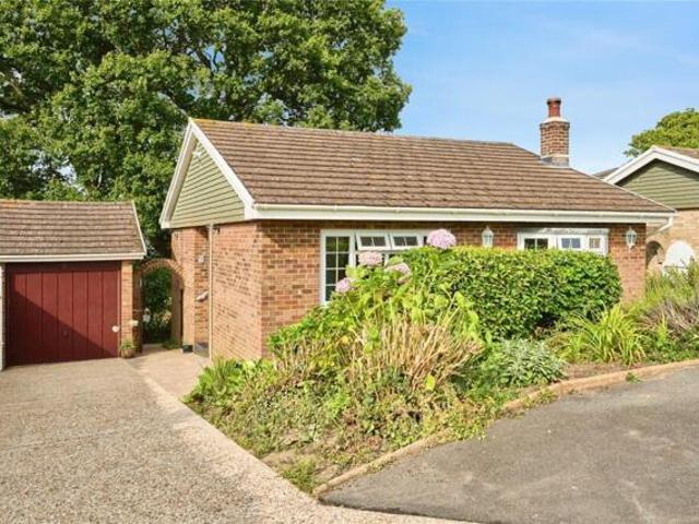 2 Bedroom Bungalow Ryde Isle Of Wight 101892079