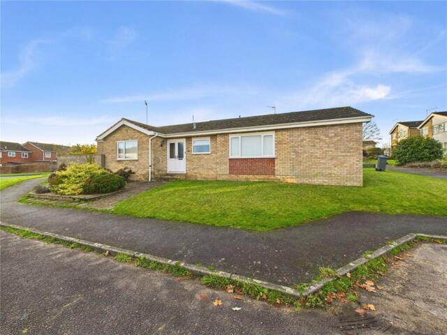 2 Bedroom Bungalow Woodbridge Suffolk 99773561