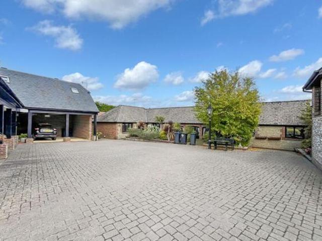 2 Bedroom Bungalow Worthing West Sussex LS100503515