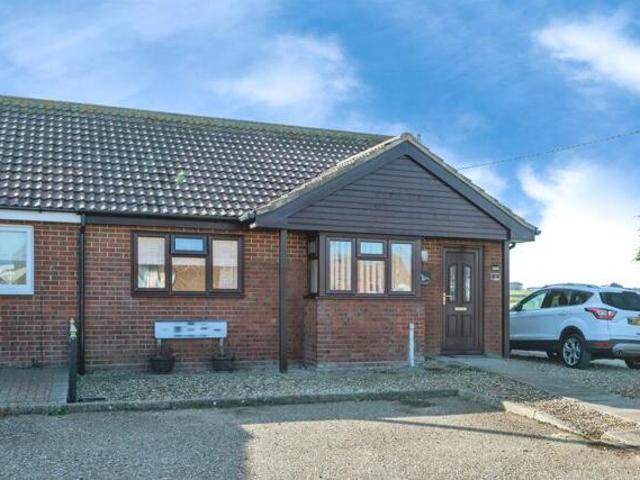 2 Bedroom Bungalow Walcott Walcott 99986317