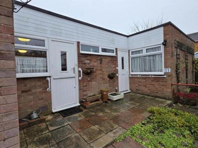 2 Bedroom Bungalow Warwickshire Warwickshire LS99092671