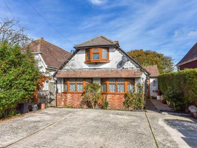 2 Bedroom Bungalow West Sussex West Sussex 99437330