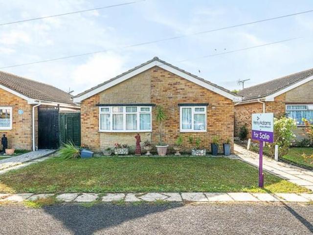 2 Bedroom Bungalow West Sussex West Sussex PO20 85841945