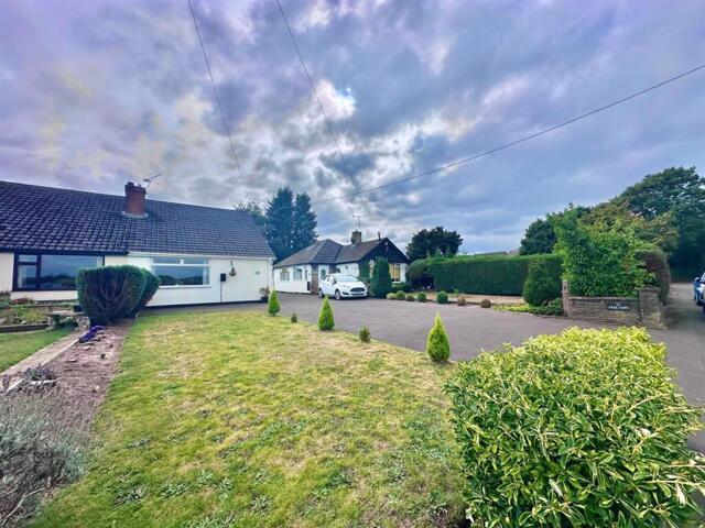 2 Bedroom Bungalow Weston Cheshire LS98864337