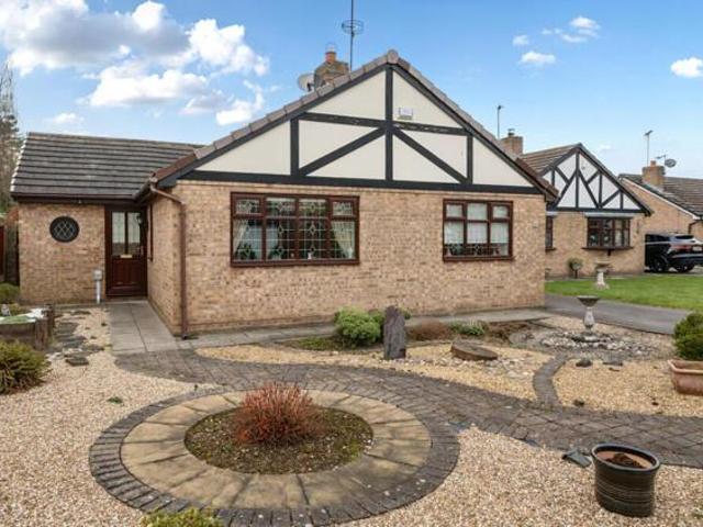2 Bedroom Bungalow Willerby East Riding Of Yorkshire 99571796
