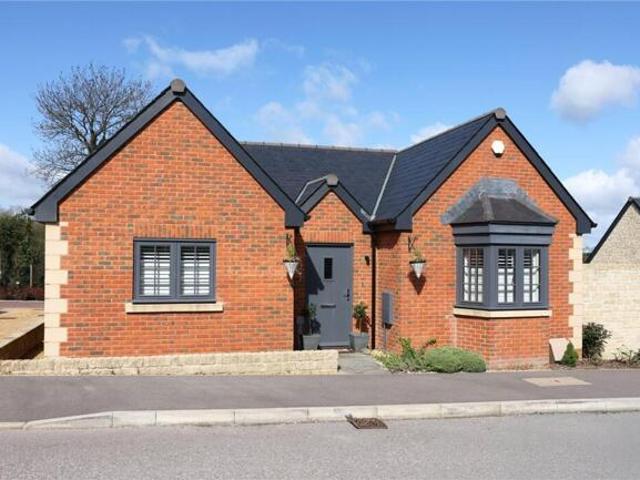 2 Bedroom Bungalow Wincanton Somerset 101351865