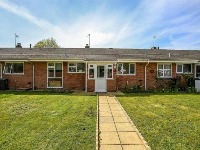 2 Bedroom Bungalow Winchester Hampshire 89805578