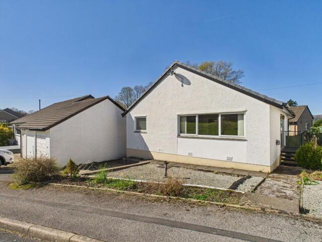 2 Bedroom Bungalow Windermere Cumbria 98687721