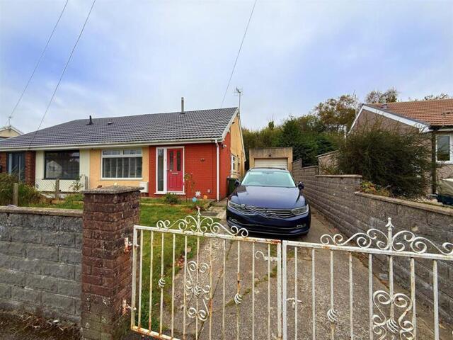 2 Bedroom Bungalow Wye Kent 100825004