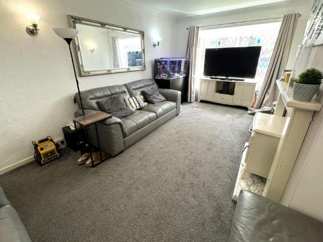 2 bedroom Bungalow To Let