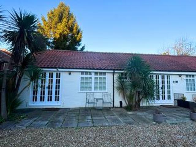 2 bedroom Bungalow To Let