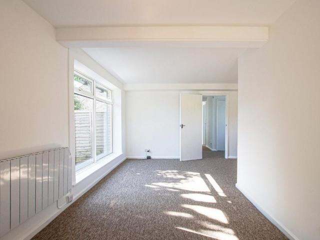 2 bedroom bungalow to rent