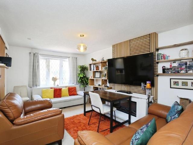 2 bedroom bungalow to rent