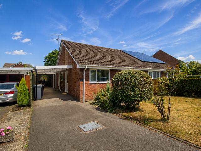 2 bedroom bungalow to rent