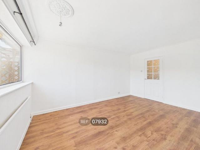 2 bedroom bungalow to rent