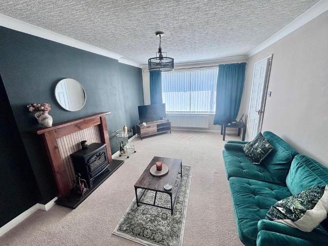 2 bedroom bungalow to rent