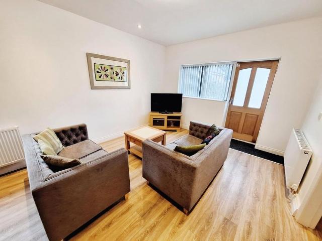 2 bedroom bungalow to rent