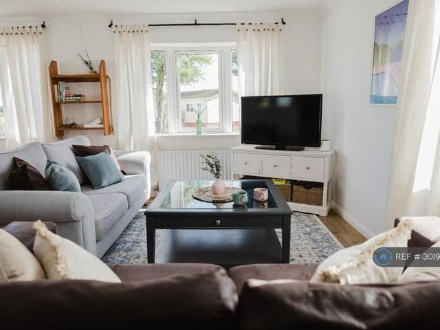 2 bedroom bungalow to rent