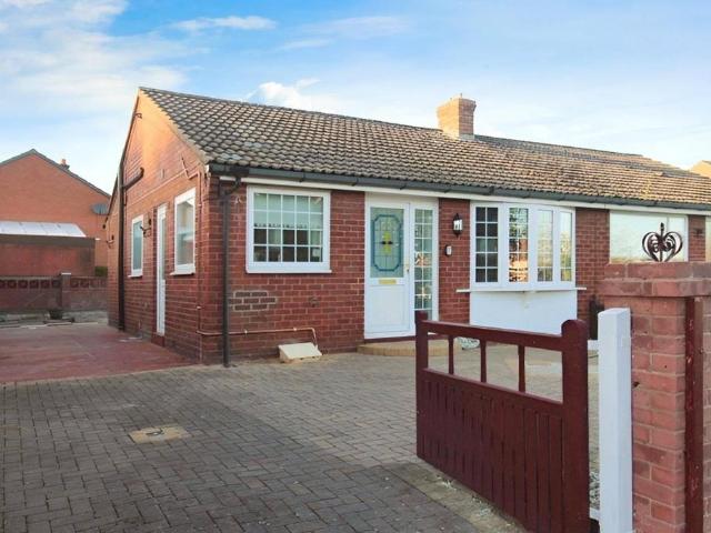 2 bedroom bungalow to rent