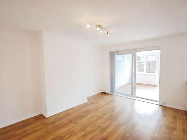 2 bedroom bungalow to rent
