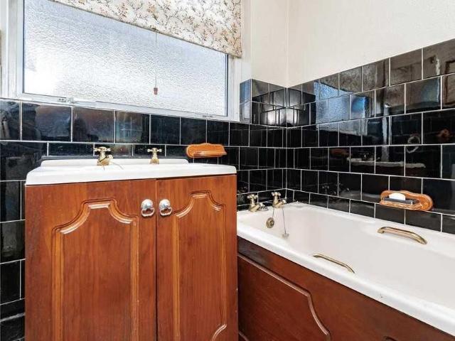2 bedroom bungalow to rent