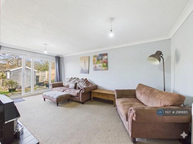 2 bedroom bungalow to rent