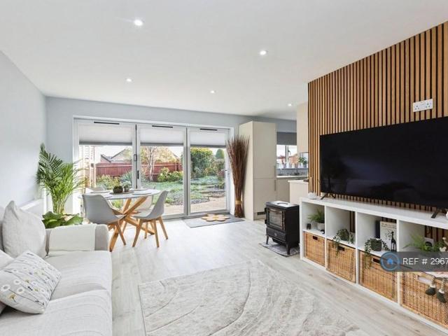 2 bedroom bungalow to rent