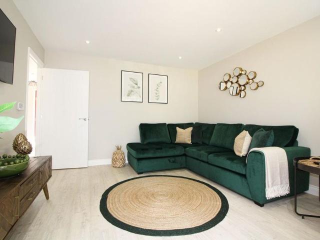 2 bedroom bungalow to rent