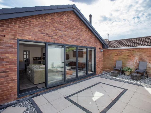 2 bedroom bungalow to rent