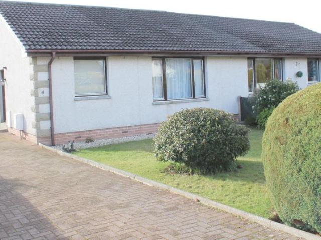 2 bedroom bungalow to rent