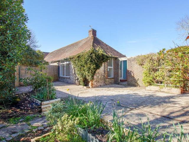 2 bedroom bungalow to rent
