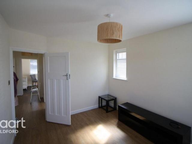 2 bedroom bungalow to rent