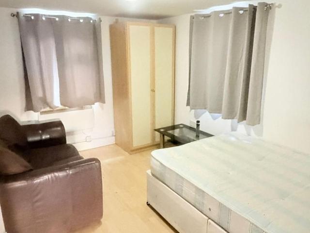 2 bedroom bungalow to rent