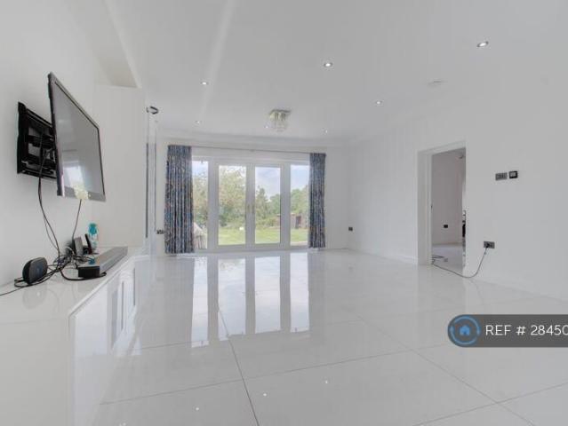 2 bedroom bungalow to rent