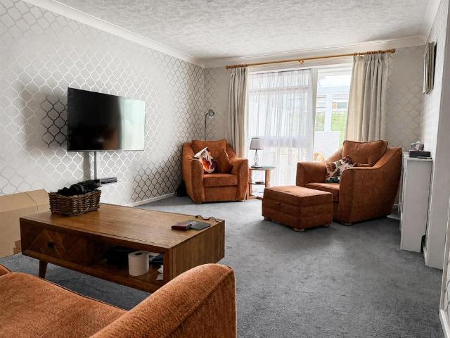 2 bedroom bungalow to rent
