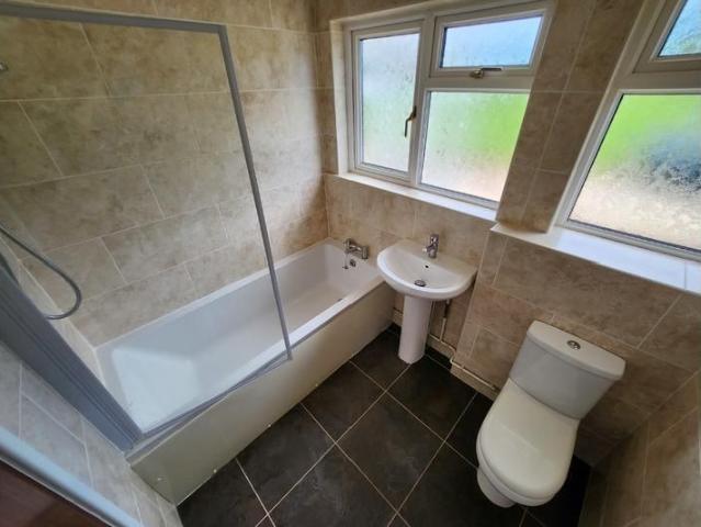 2 bedroom bungalow to rent