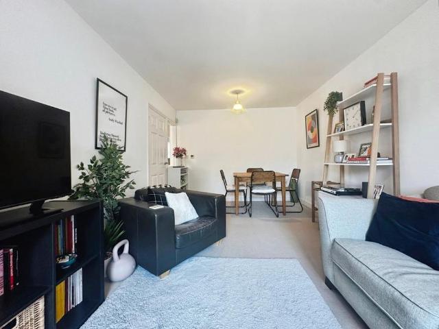 2 bedroom bungalow to rent