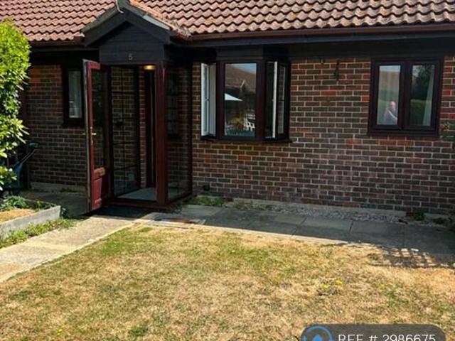 2 bedroom bungalow to rent