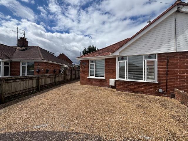 2 bedroom bungalow to rent
