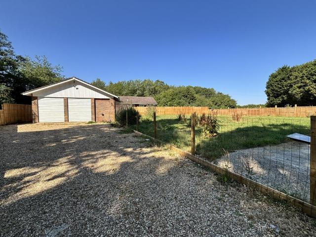 2 bedroom bungalow to rent