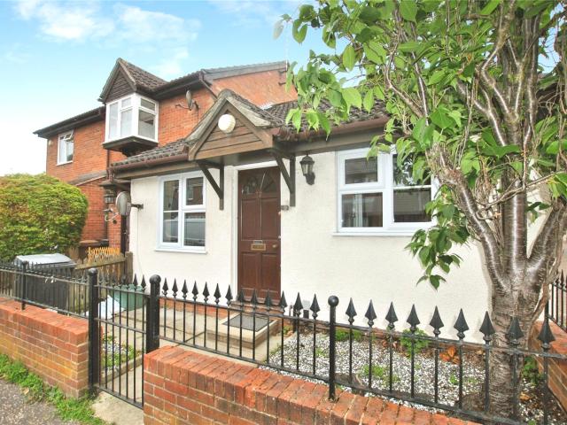 2 bedroom bungalow to rent