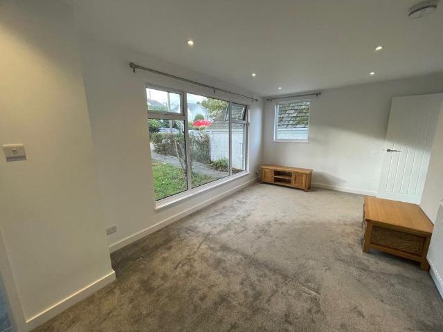 2 bedroom bungalow to rent