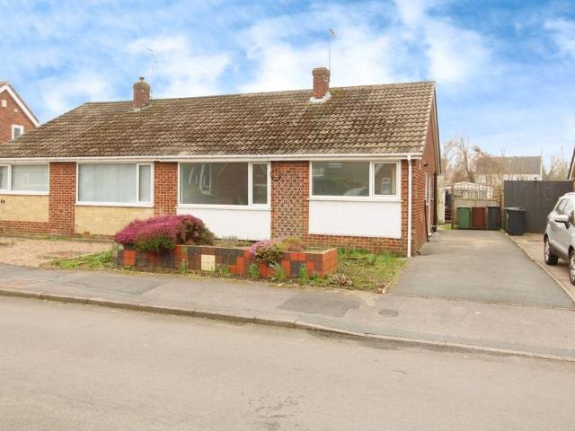 2 bedroom bungalow to rent