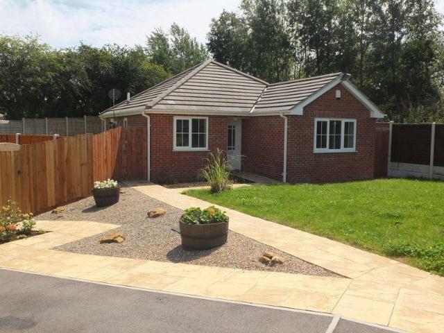 2 bedroom bungalow to rent