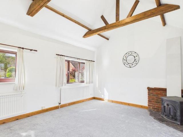 2 bedroom bungalow to rent